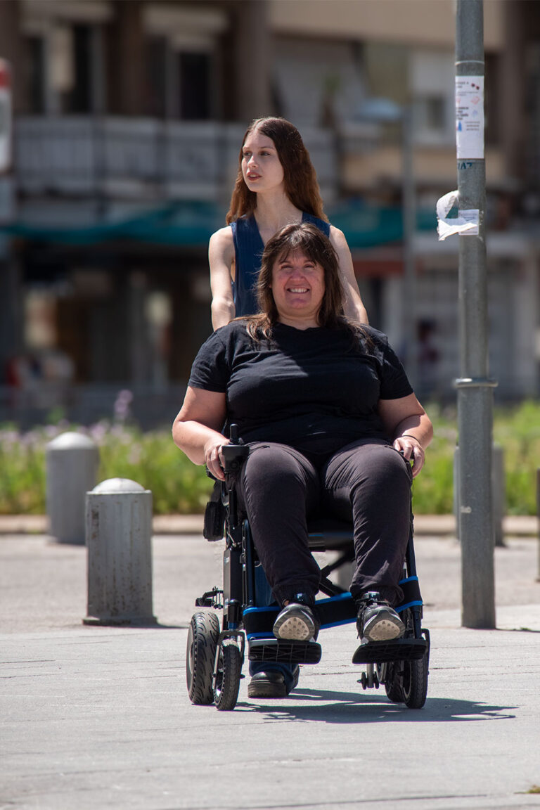 iTrion | Silla de ruedas con motor acompañante | Sillas de ruedas ...